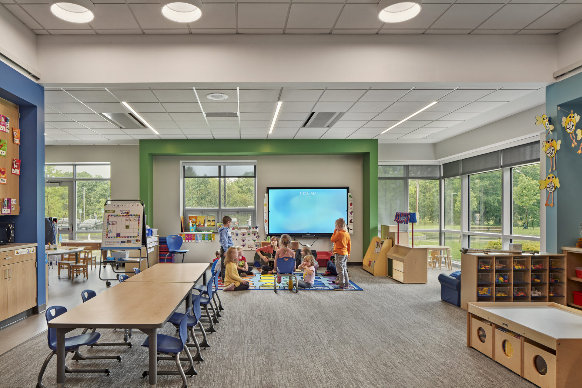 Manchester Memorial Elementary School – Dore + Whittier